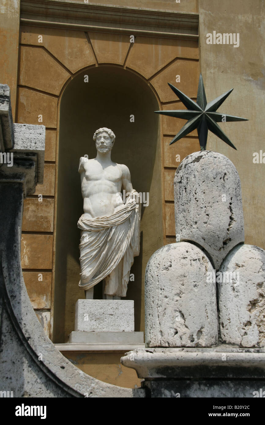 Courtyard of the Pigna Vatican Museum Rome Italy Stock Photo - Alamy