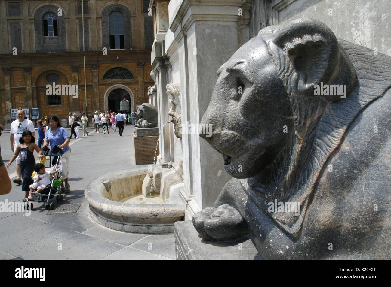 Courtyard of the Pigna Vatican Museum Rome Italy Stock Photo - Alamy