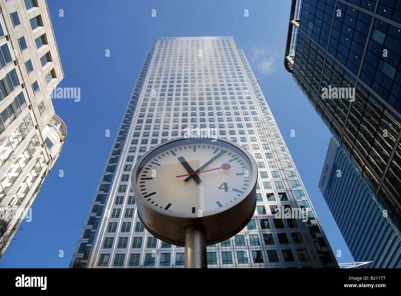 Canary wharf boom bust windows hi-res stock photography and images - Alamy