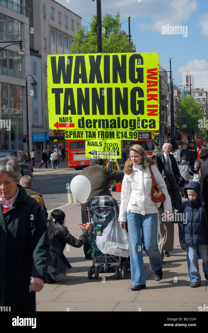 Oxford street advertising hi-res stock photography and images - Alamy