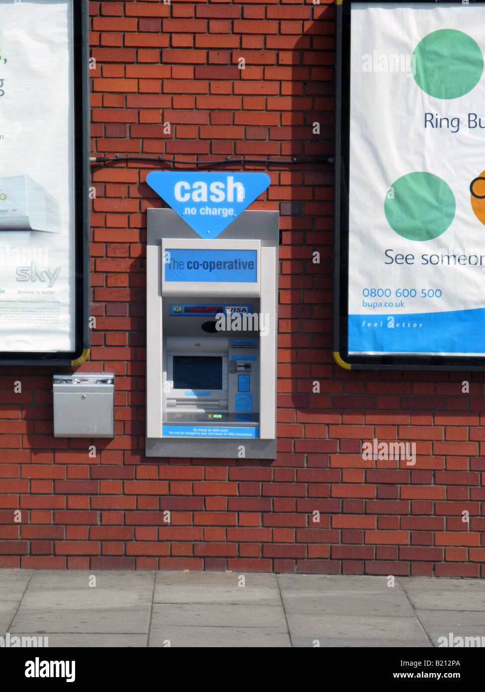 Cash machine supermarket hi-res stock photography and images - Alamy