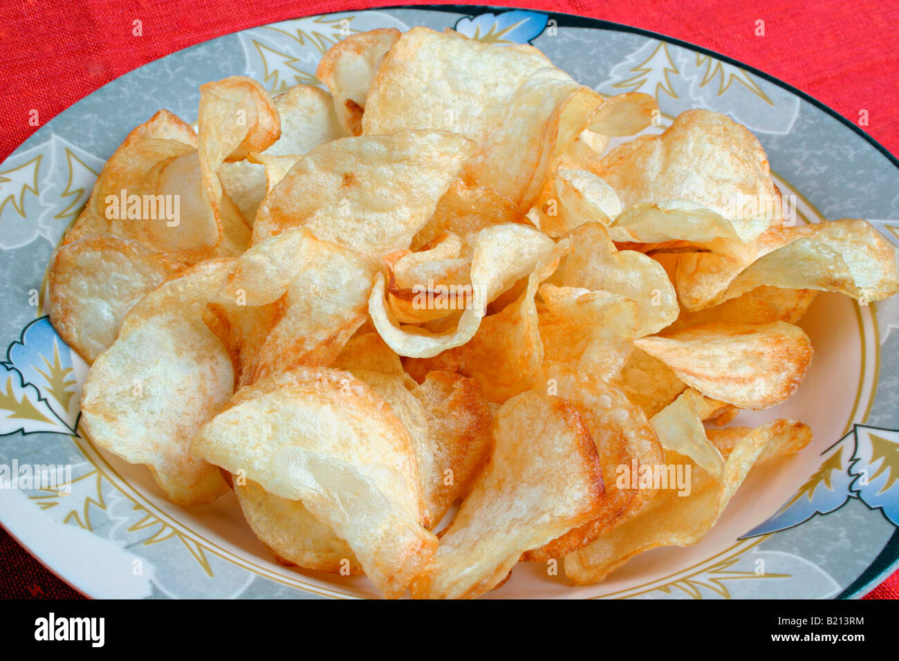 Potato wafer hi-res stock photography and images - Alamy