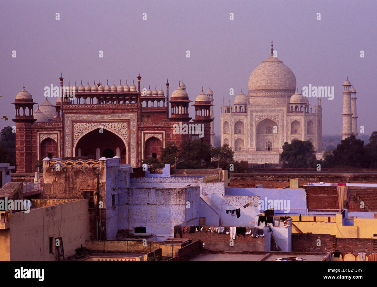 Agra street with Taj Mahal, India Stock Photo - Alamy