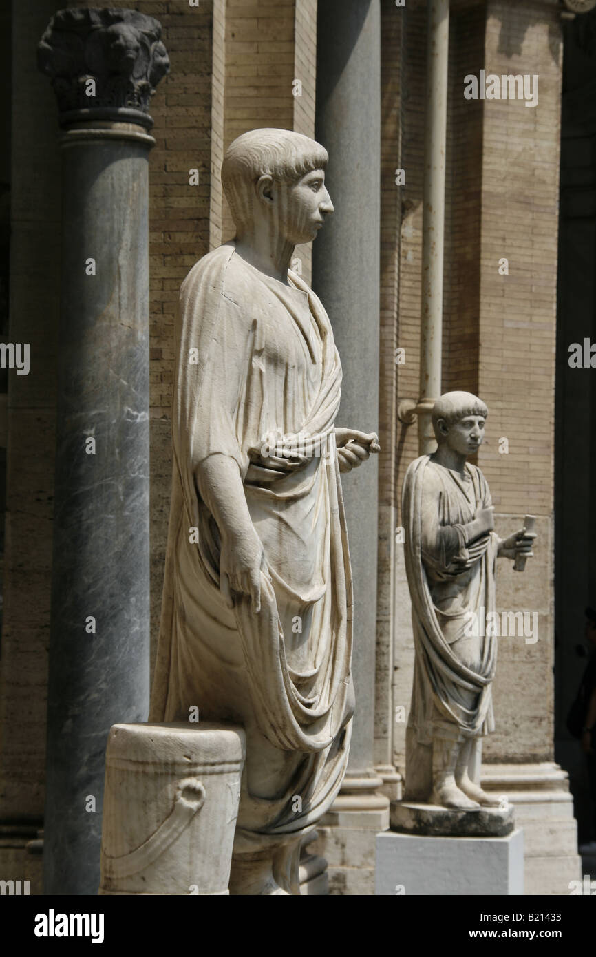 roman man statue in vatican museum, rome Stock Photo - Alamy
