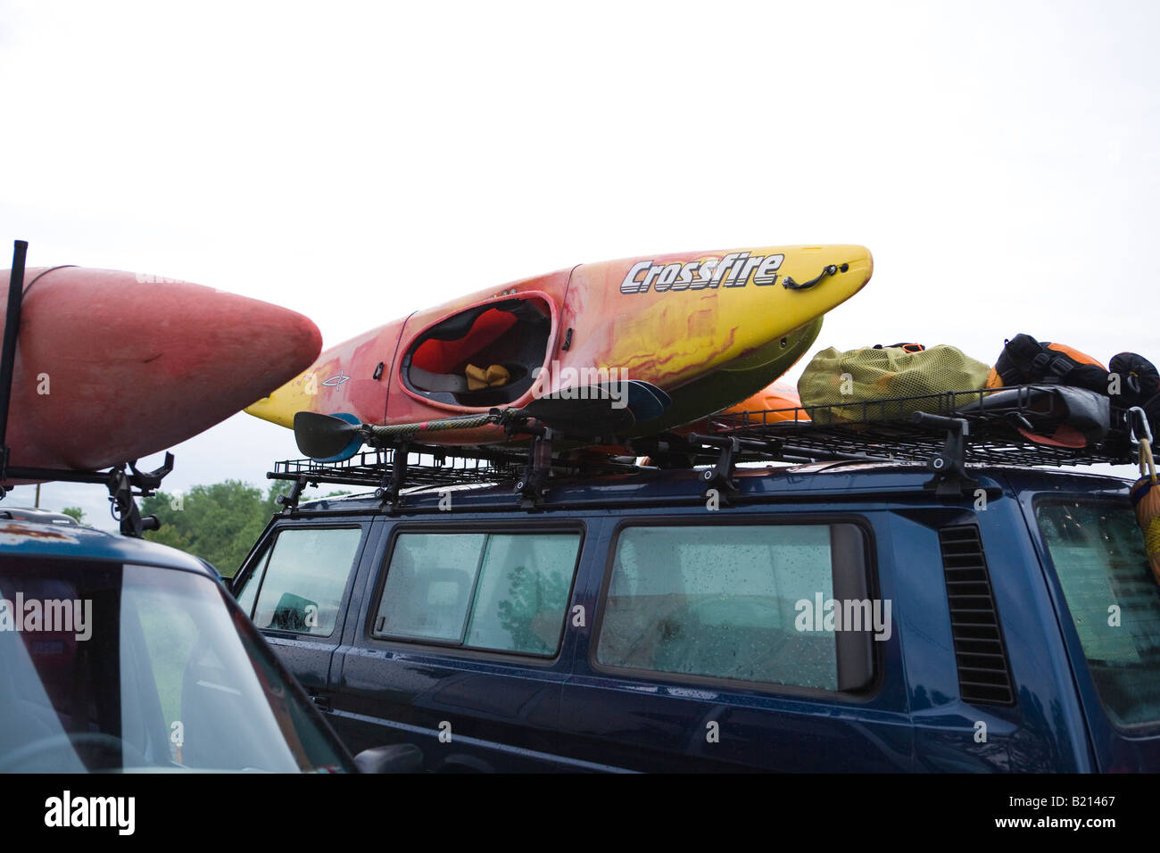 Kayaks on a van hi-res stock photography and images - Alamy