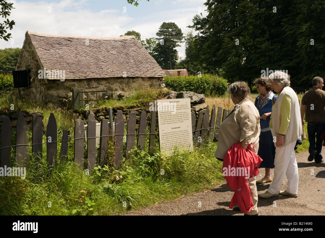 Welsh national folk museum hi-res stock photography and images - Alamy