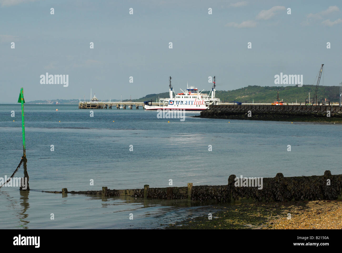 Lymington beach hi-res stock photography and images - Alamy