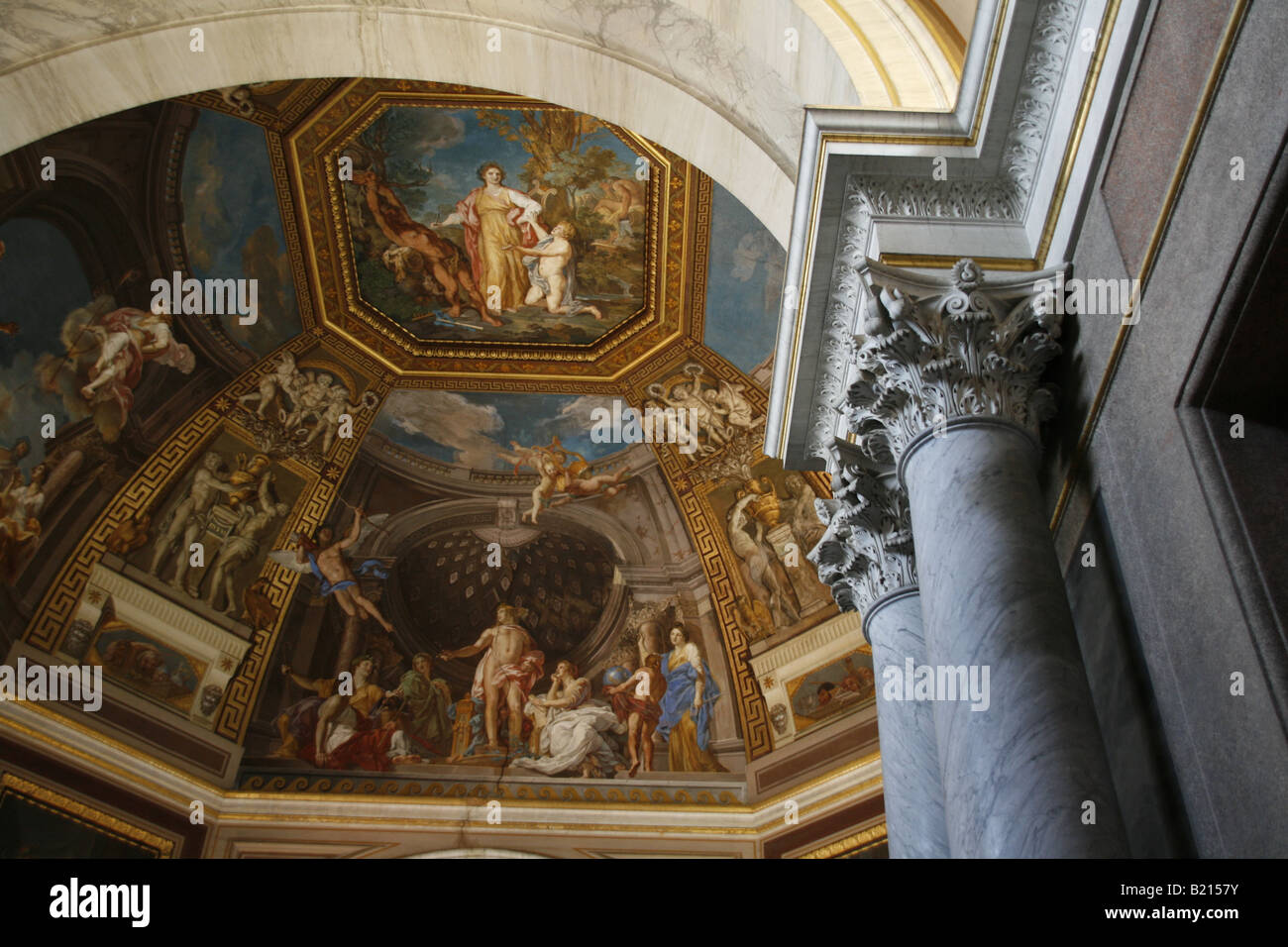 inside the vatican museum, rome Stock Photo - Alamy