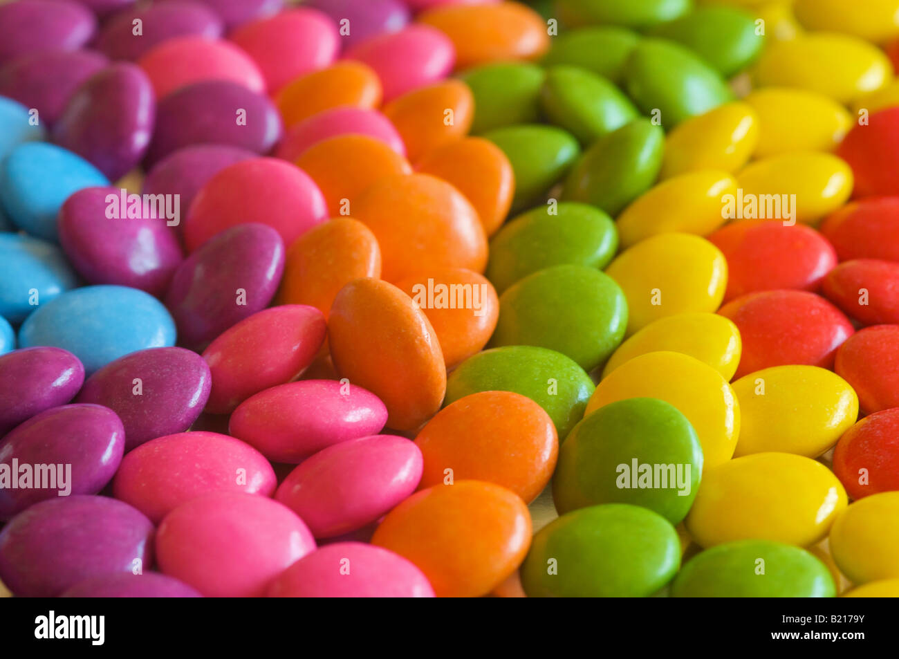 Coloured sweets smarties hi-res stock photography and images - Alamy