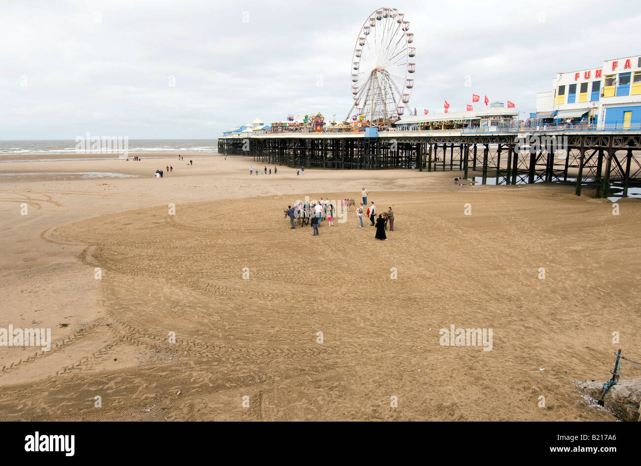 Blackpool Central Pier with Ferris Wheel and Amusement Rides ...