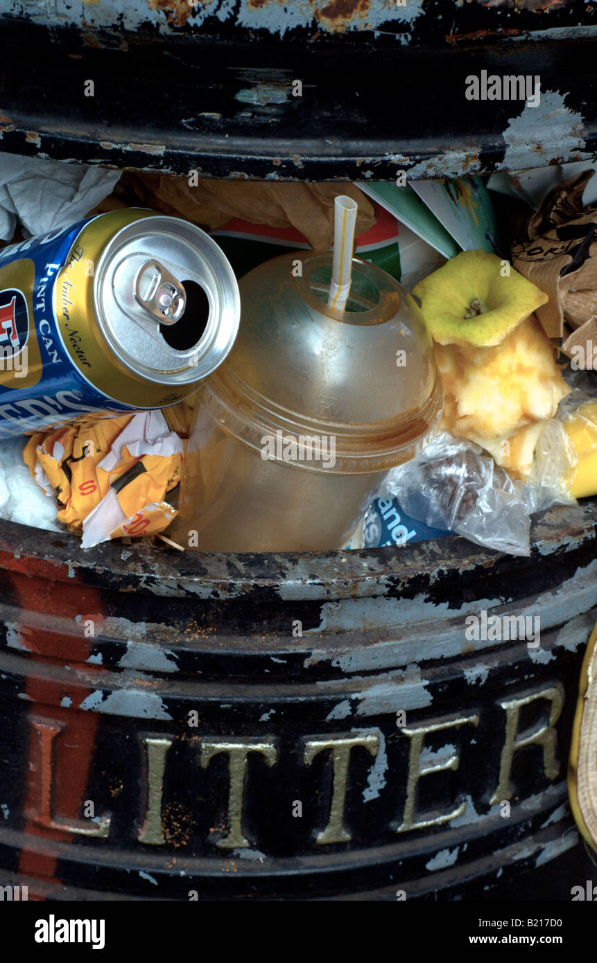 Overflowing trash can hi-res stock photography and images - Alamy