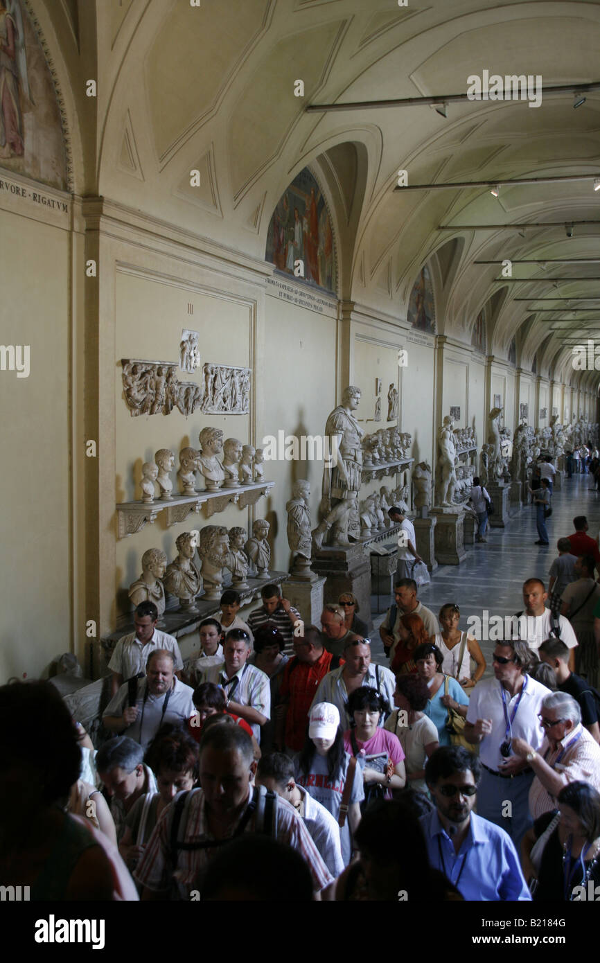 Statues in hallway vatican museum hi-res stock photography and images ...