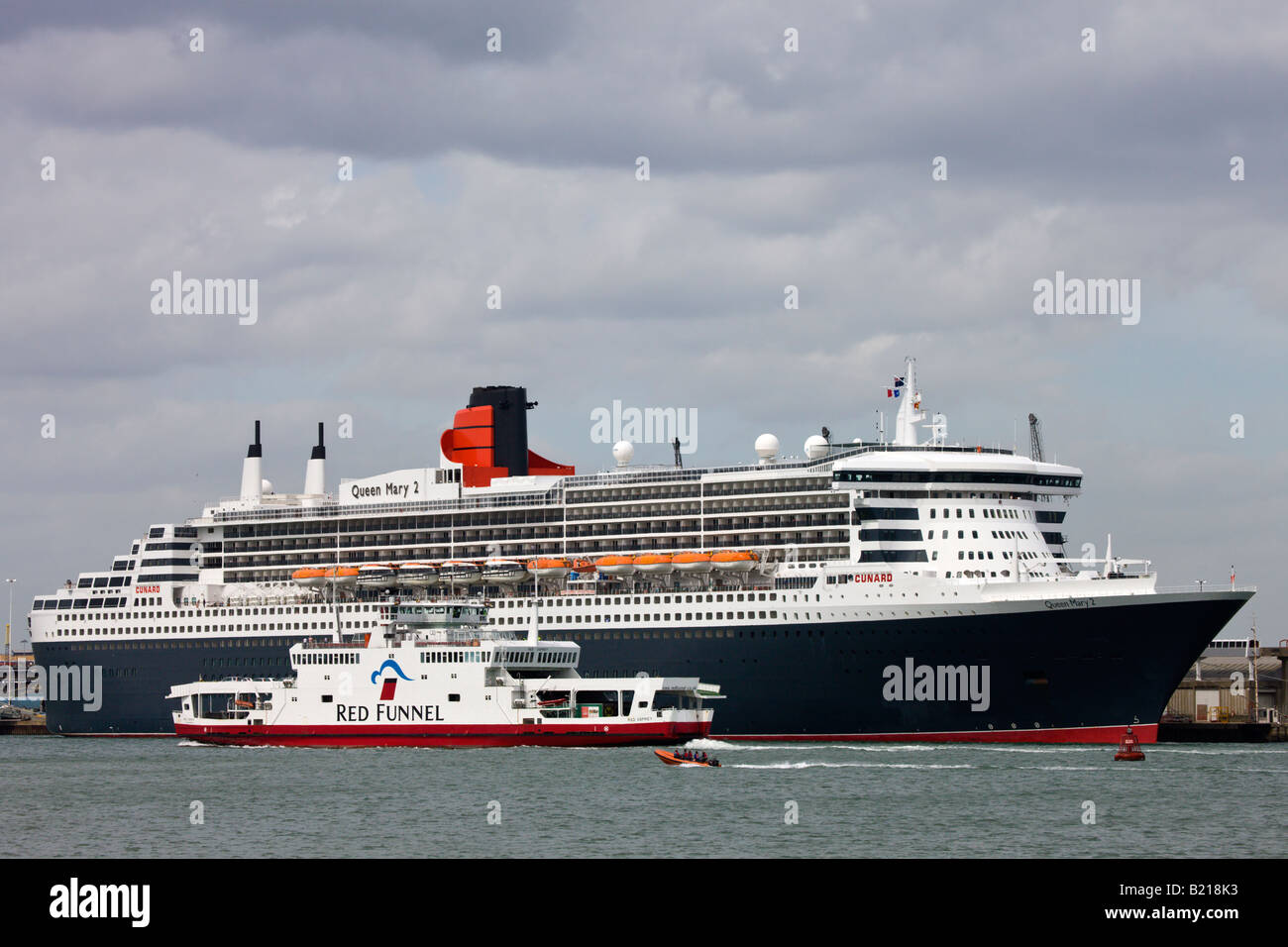 Cunard cruise ship queen mary hi-res stock photography and images - Alamy