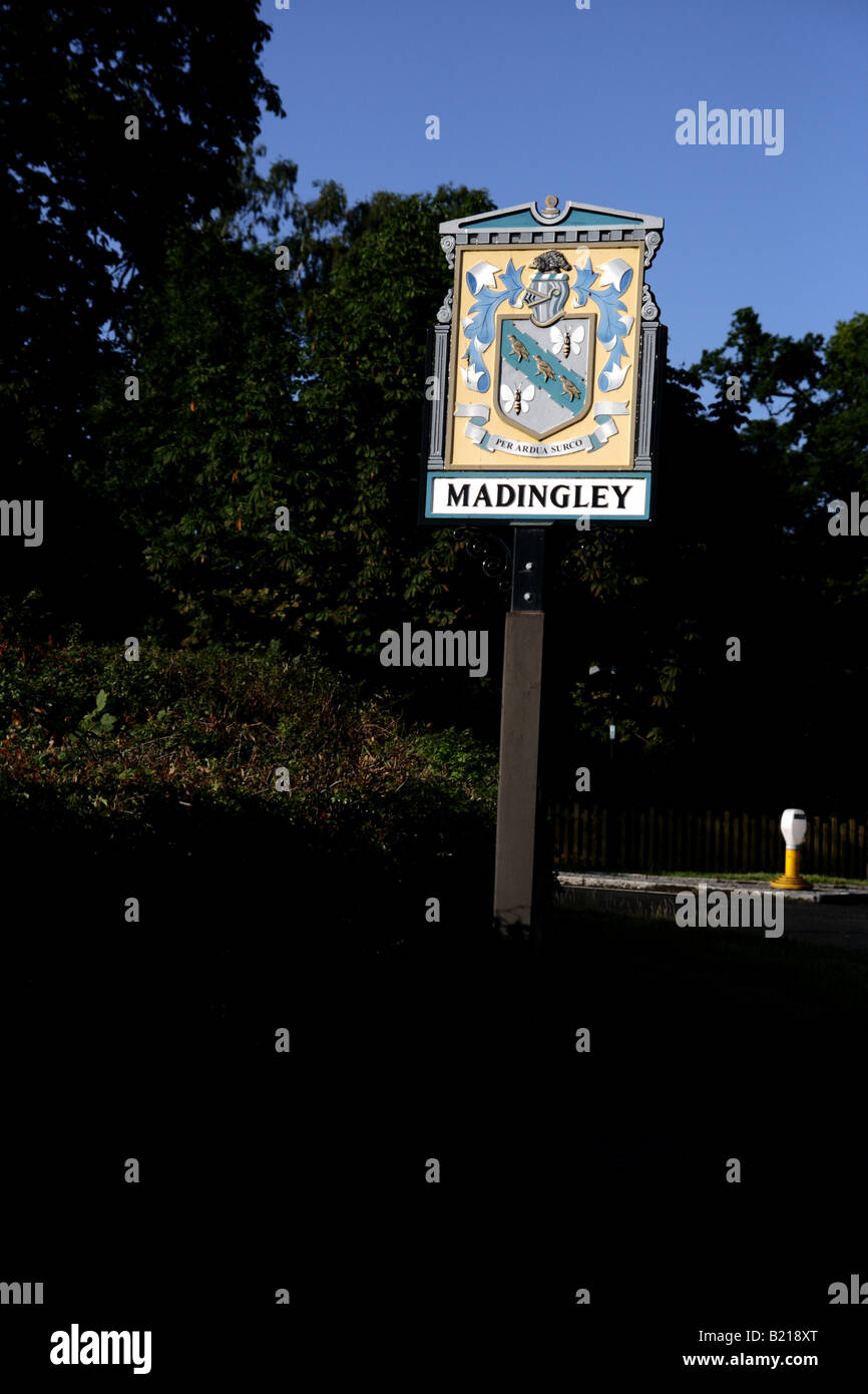 Uk village hall signs hi-res stock photography and images - Alamy