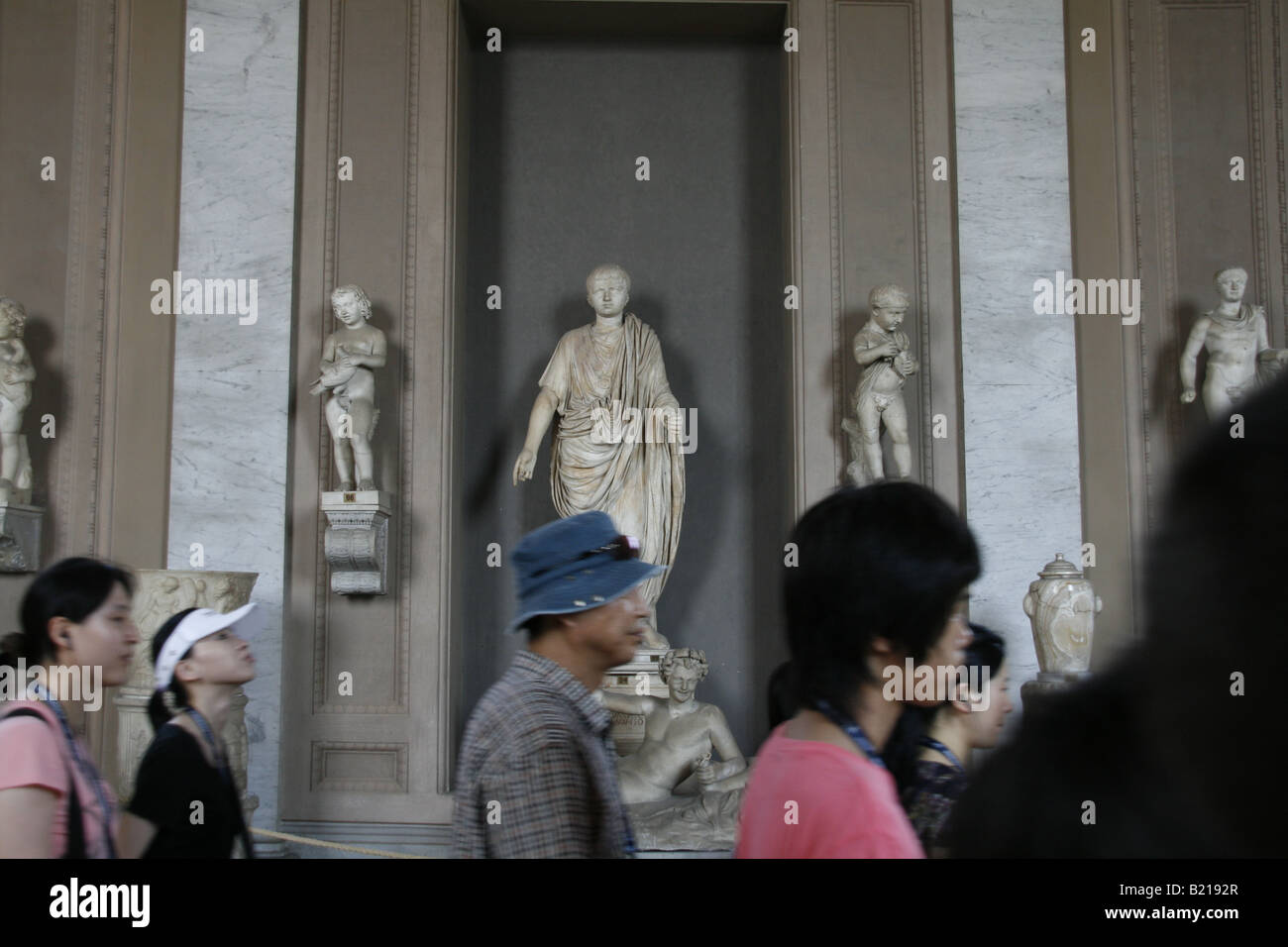 Statues in hallway vatican museum hi-res stock photography and images ...