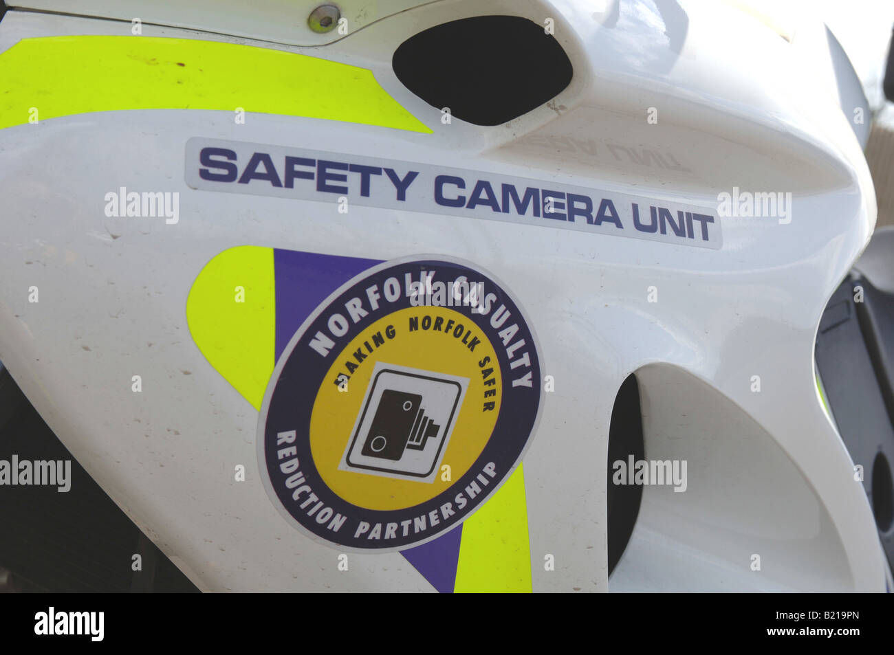 a mobile police road safety camera unit in action Stock Photo - Alamy