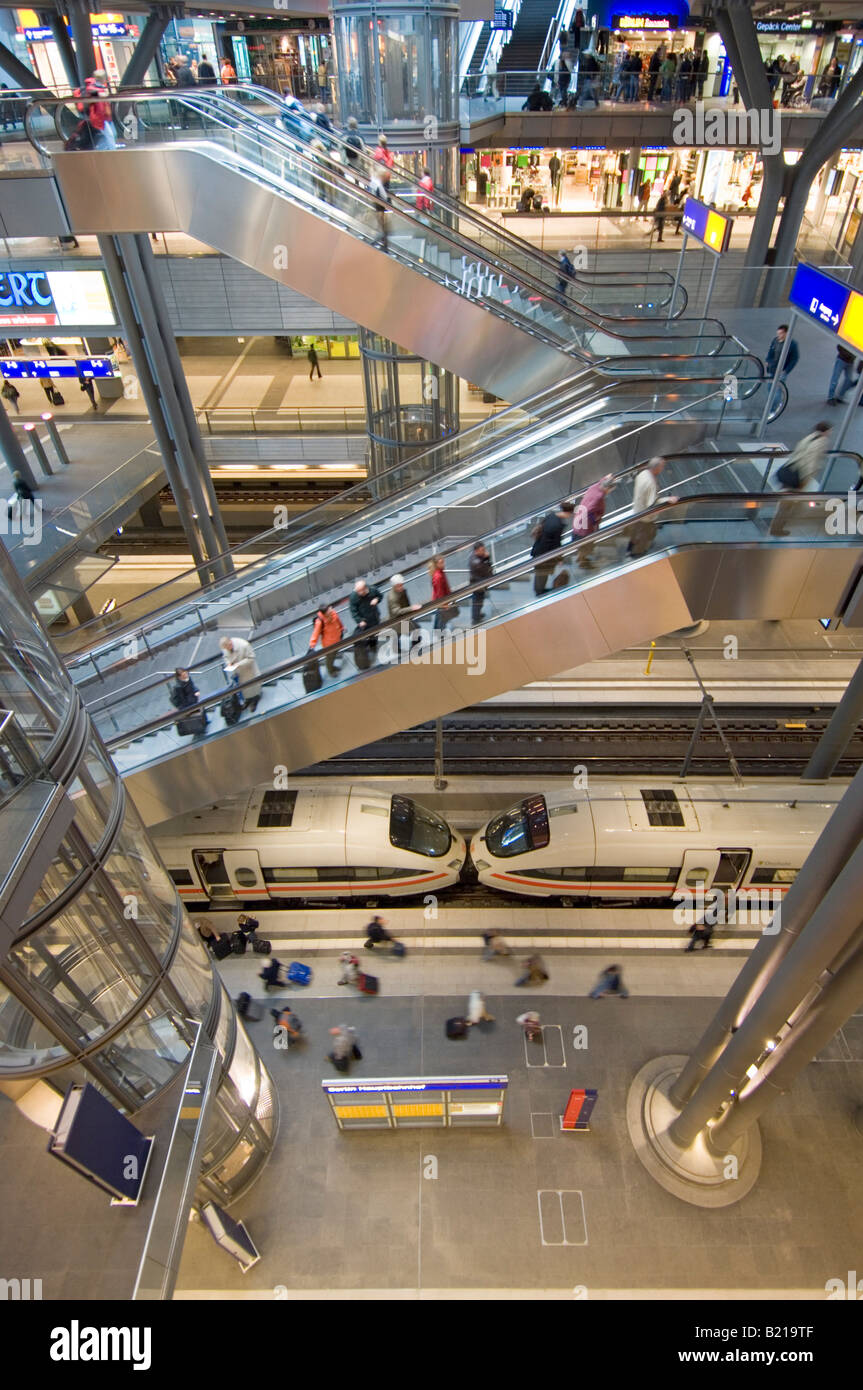Lower platform level - an inter city express static at the platform ...