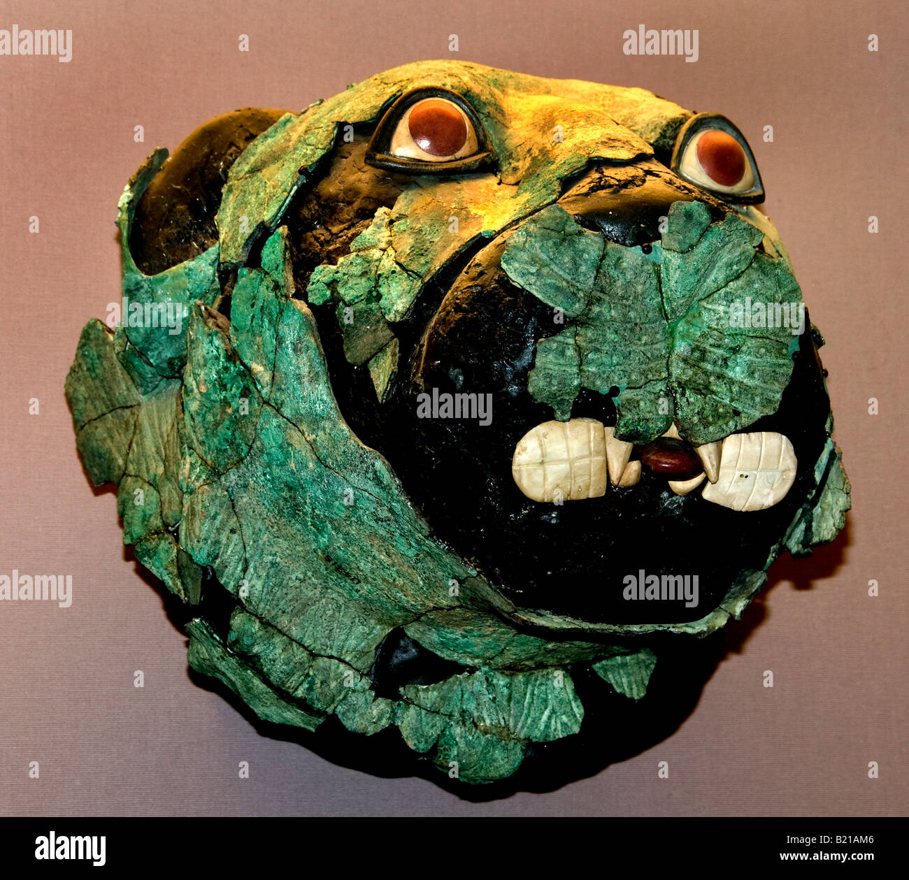 Lion copper hi-res stock photography and images - Alamy