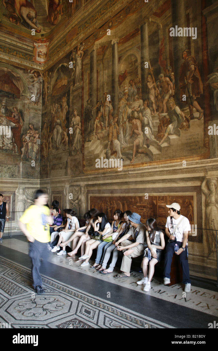 Vatican raphael rooms people hi-res stock photography and images - Alamy
