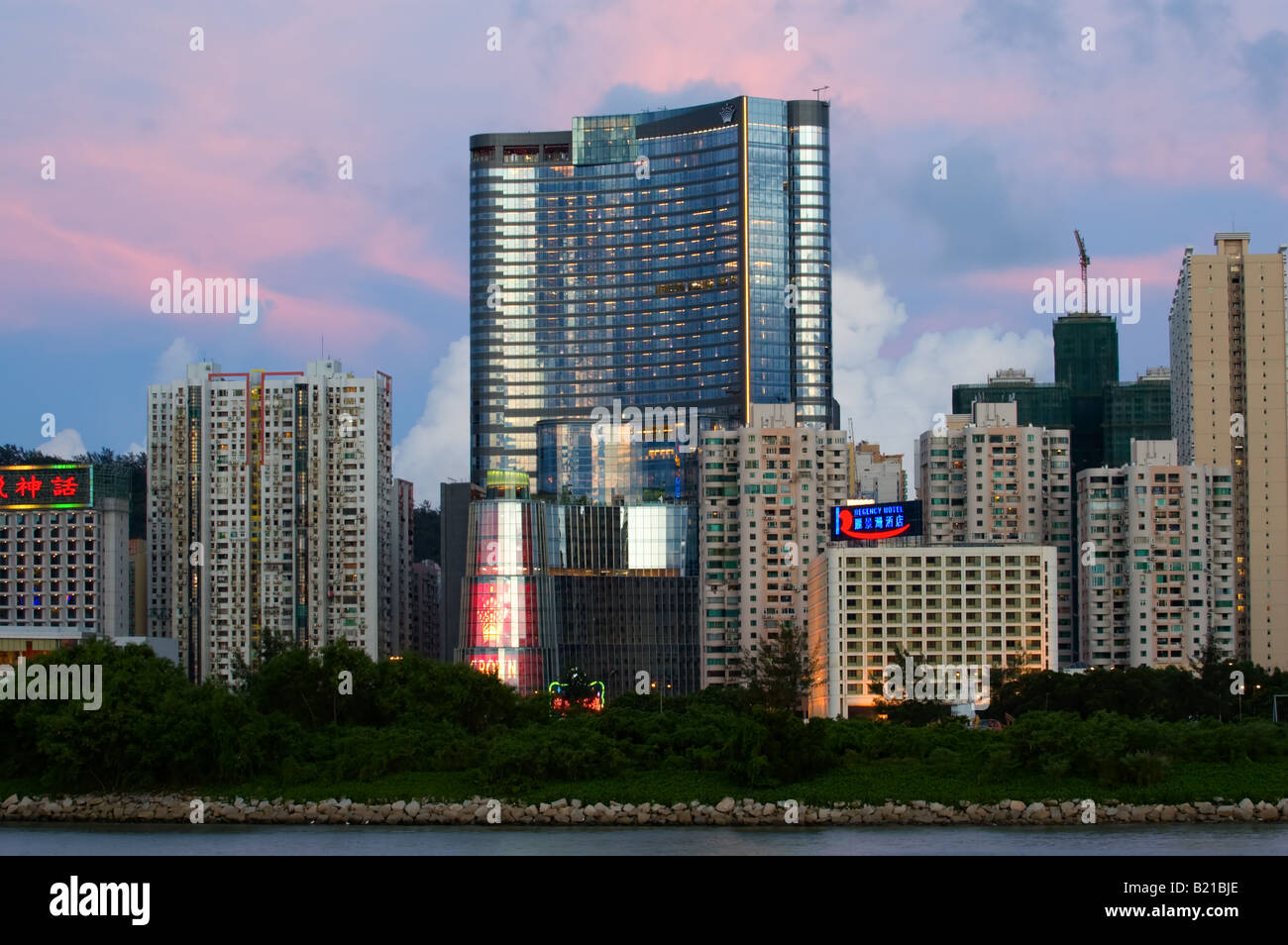 Crown star in center hi-res stock photography and images - Alamy