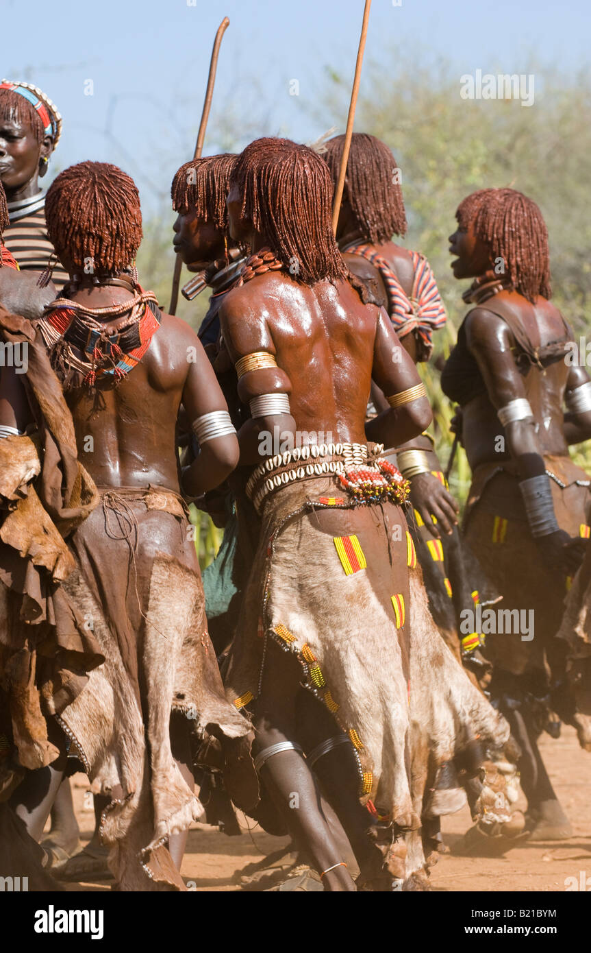 Bull jumping ceremony, Dimeka, Omo Valley, Ethiopia Stock Photo - Alamy