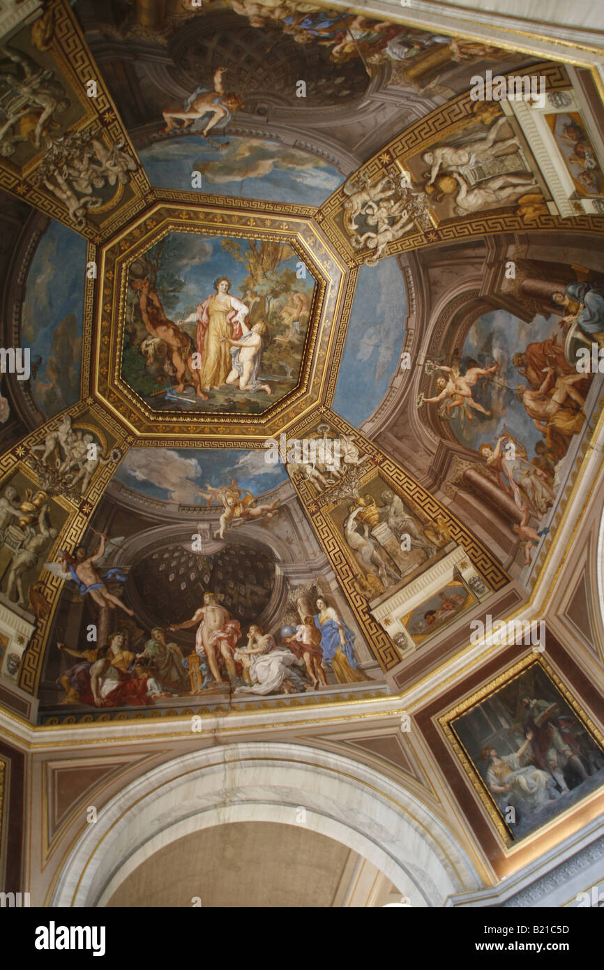 inside the vatican museum, rome Stock Photo - Alamy