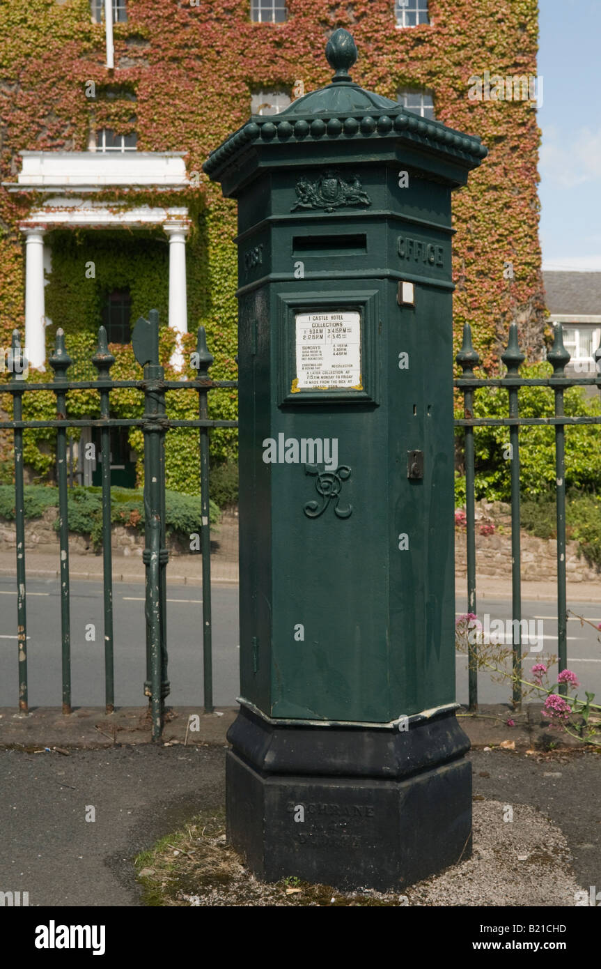 Green victorian letter post box outside Watton Mount Powys County ...