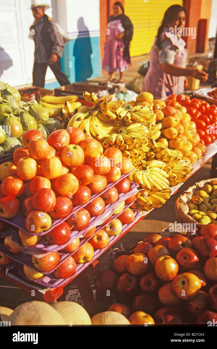 Fruit market in oaxaca mexico hi-res stock photography and images - Alamy