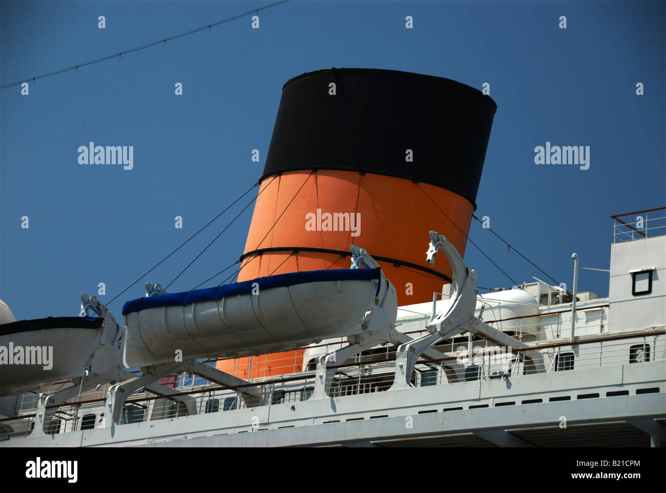 Queen mary old ocean liner hi-res stock photography and images - Alamy