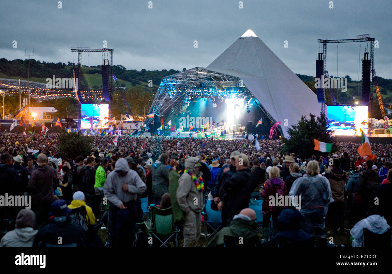 Glastonbury pyramid stage hi-res stock photography and images - Alamy