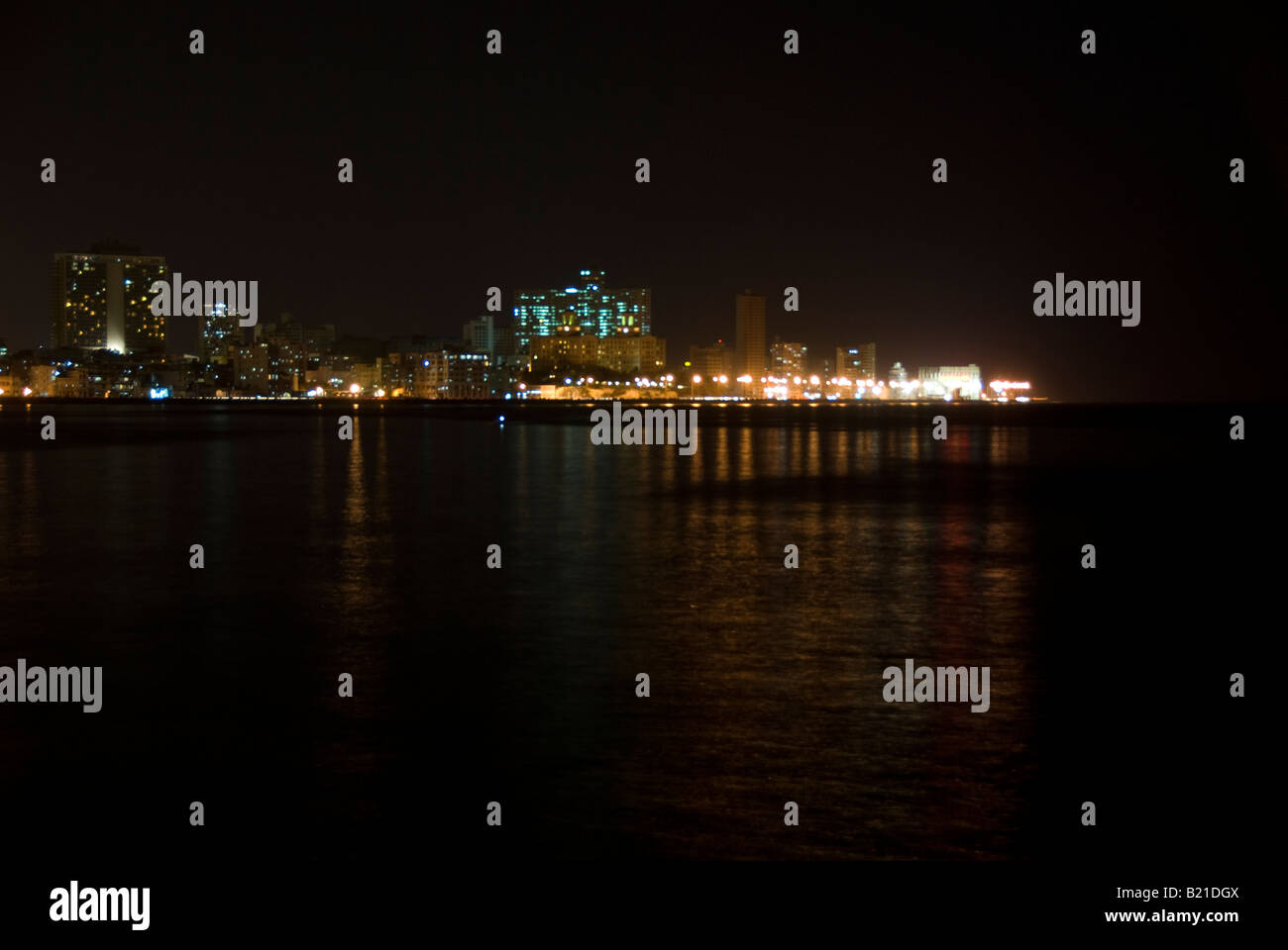 Havana cuba at night hi-res stock photography and images - Alamy