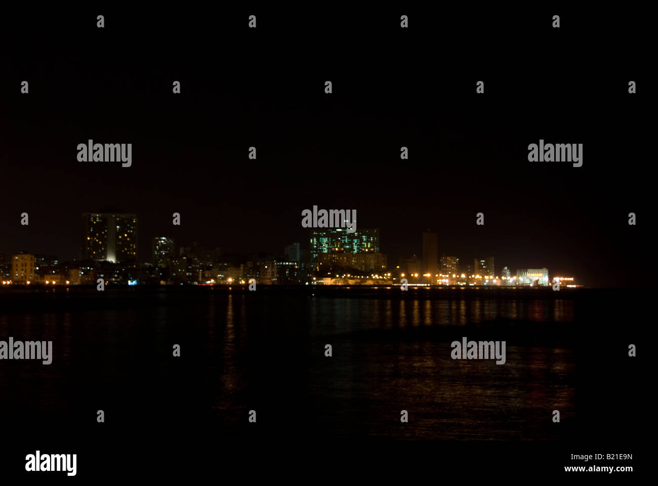 Havana street scene nightime hi-res stock photography and images - Alamy