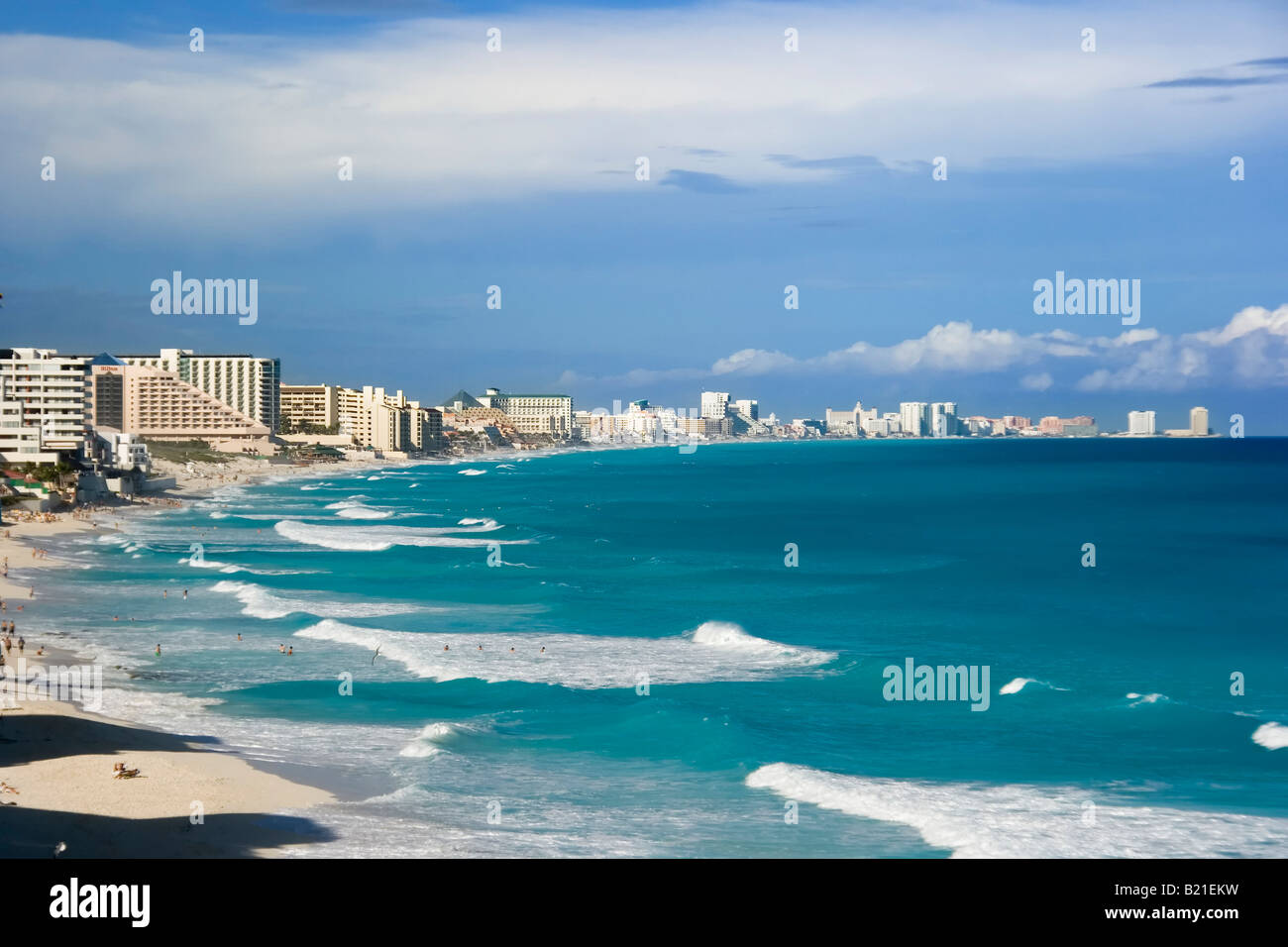Cancun Mexico ocean with hotels on beach Stock Photo - Alamy