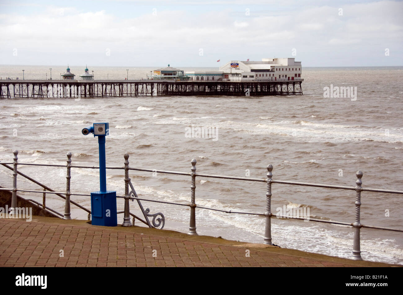 Beach promenade pier north hi-res stock photography and images - Alamy