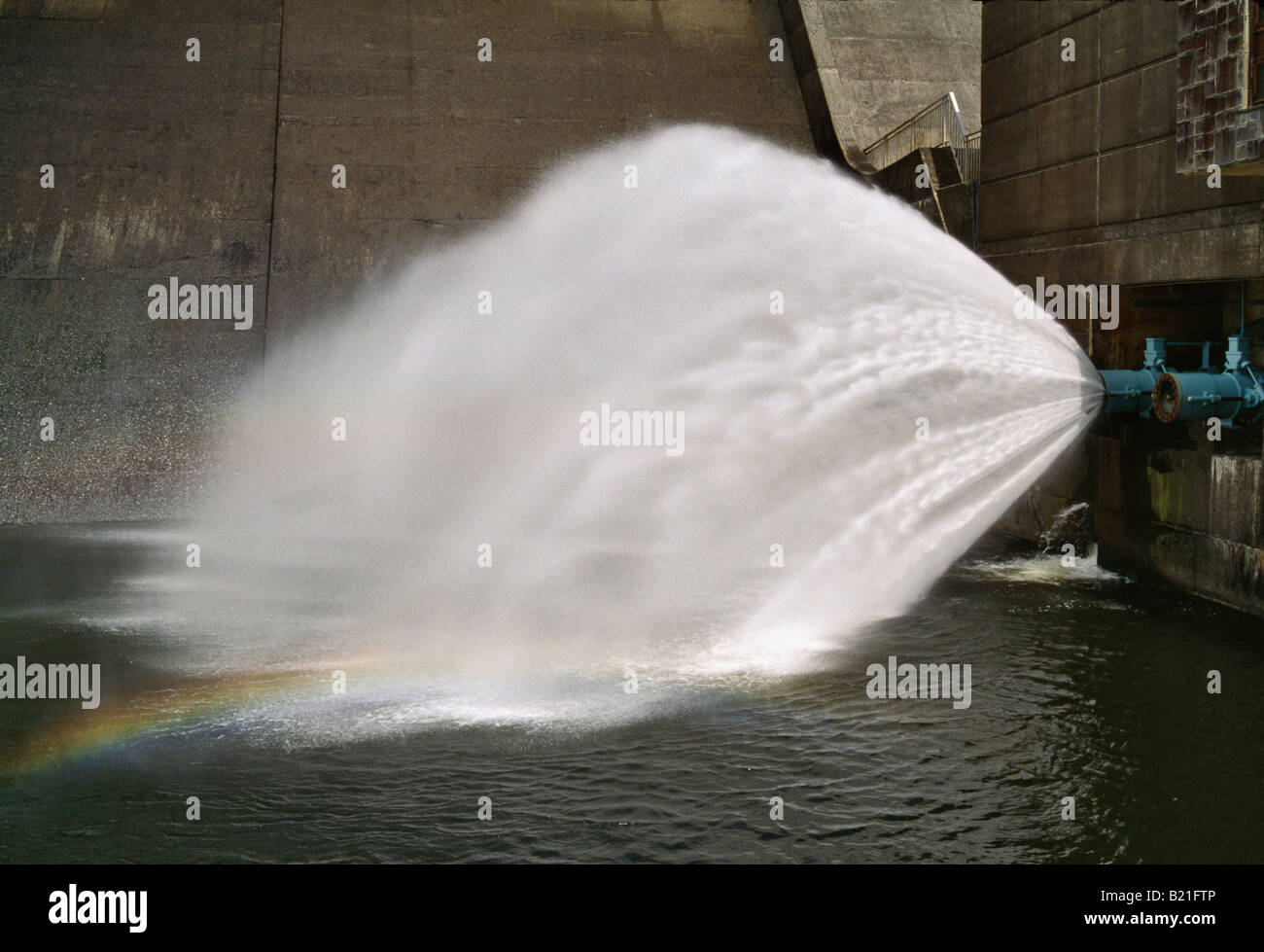 Outflow base dam wales uk hi-res stock photography and images - Alamy