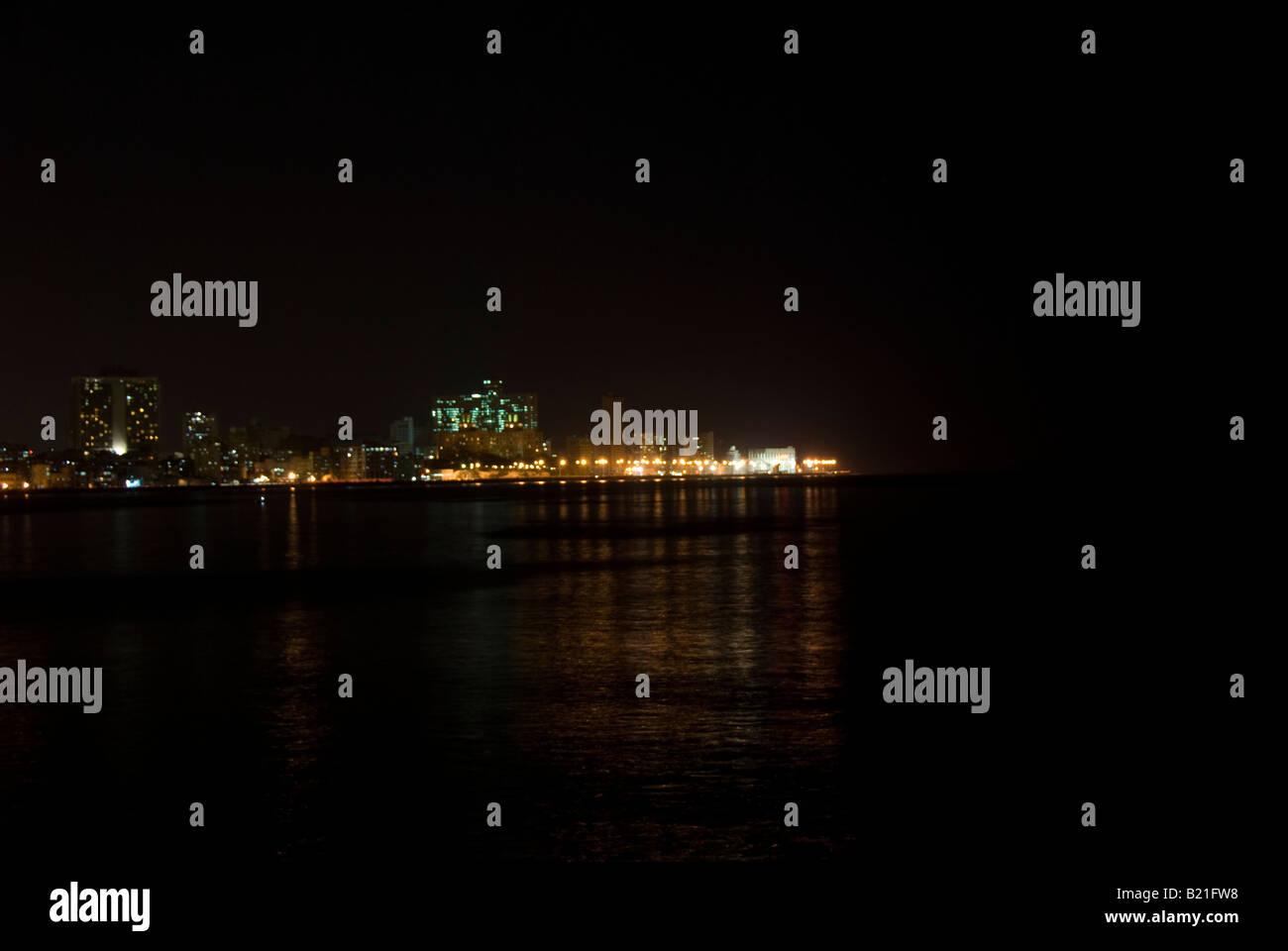 Cuba La Havana night Stock Photo - Alamy