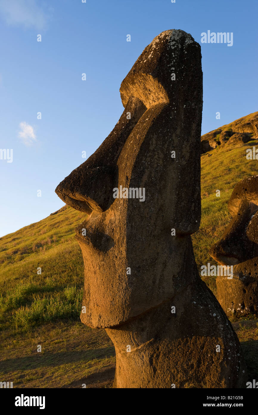 Giant monolithic stone moai statues hi-res stock photography and images ...