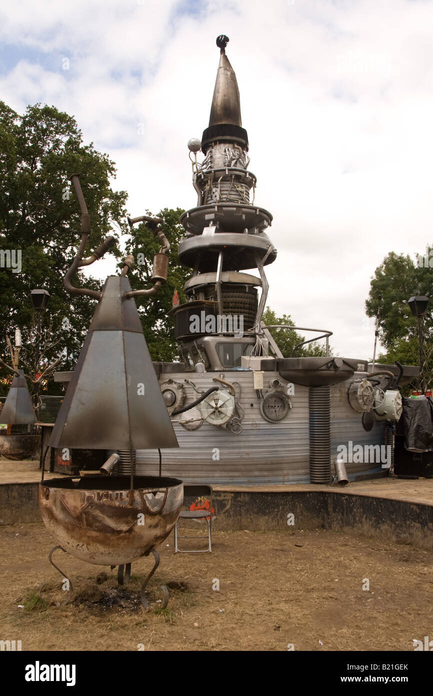 Glastonbury mutoid waste hi-res stock photography and images - Alamy