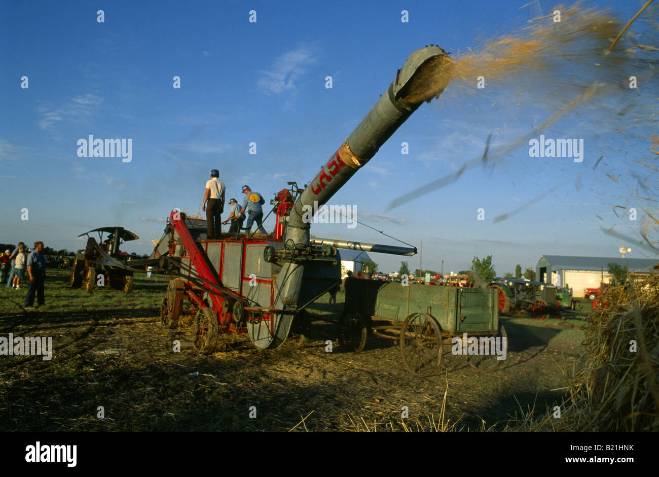 Wheat threshing hi-res stock photography and images - Alamy