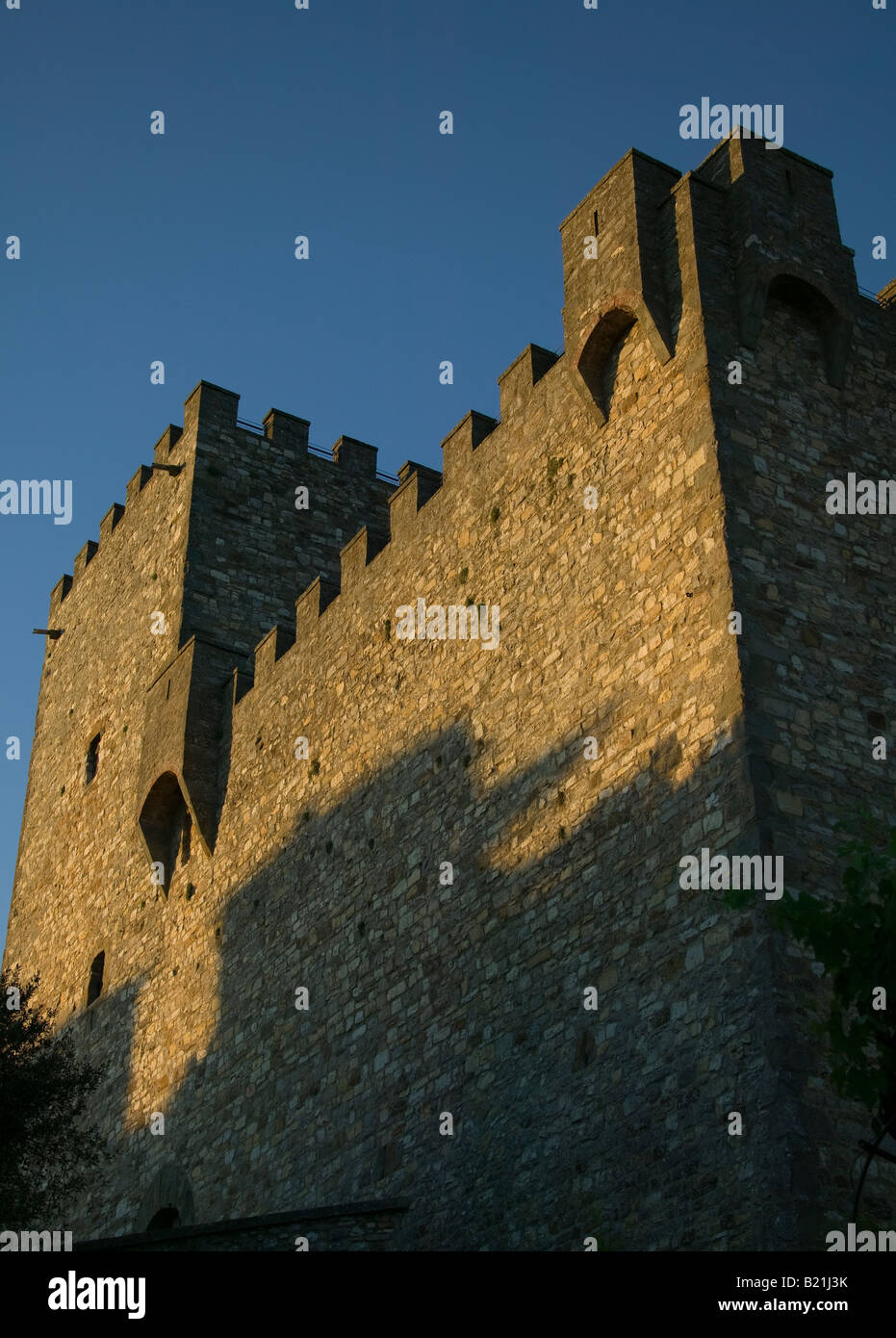 Tuscany castle hi-res stock photography and images - Alamy