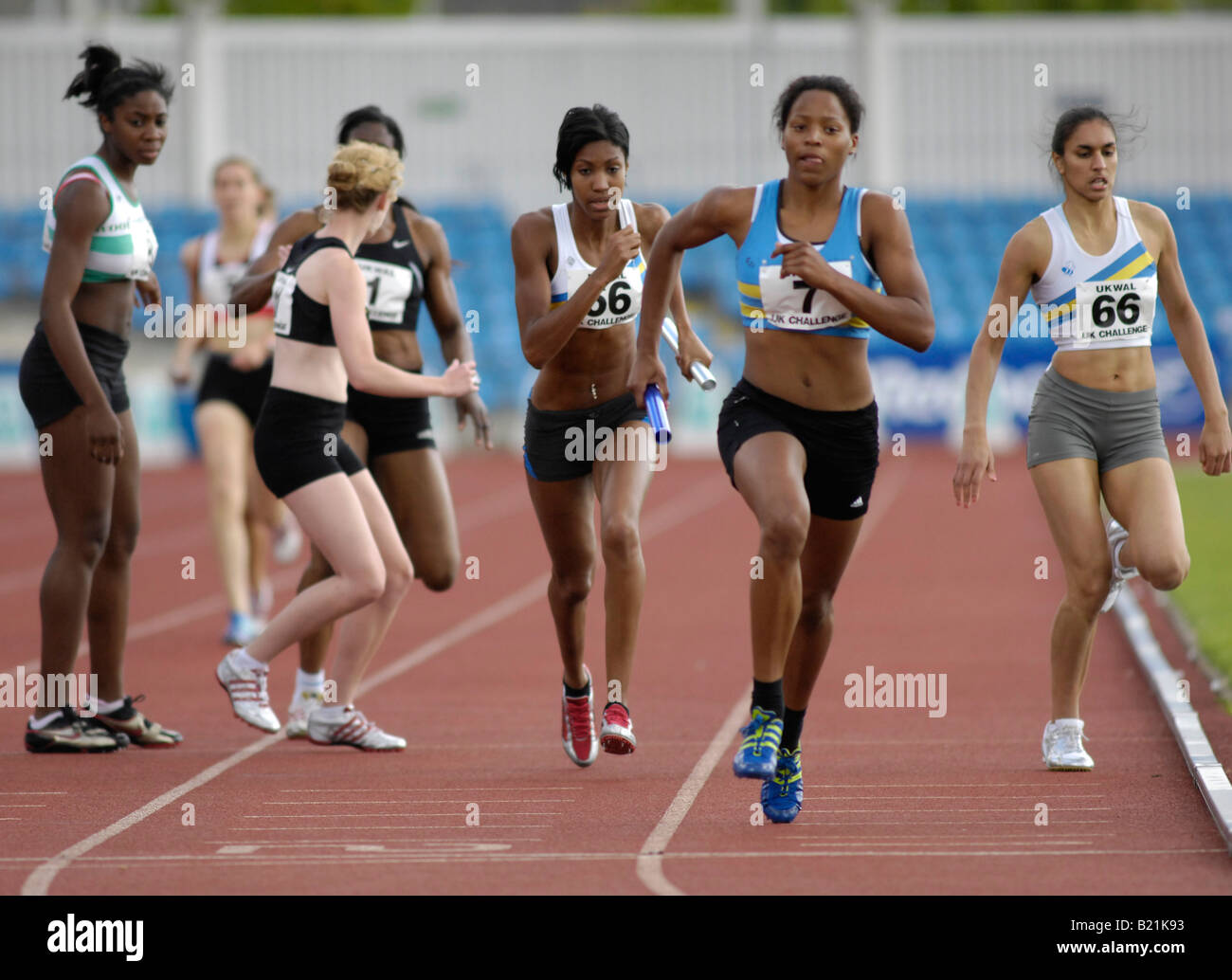4x400m relay women hi-res stock photography and images - Alamy