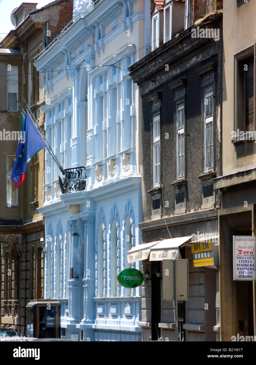 Italian embassy hi-res stock photography and images - Alamy