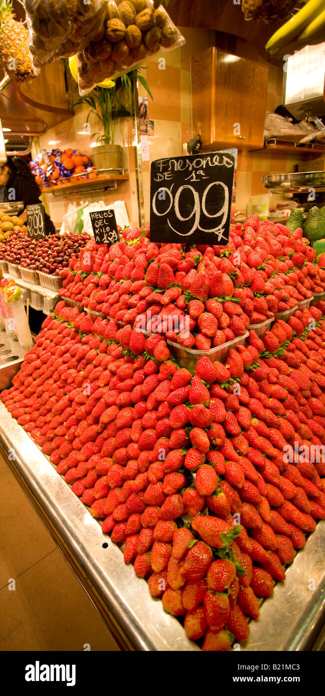 Spanish fruit stand hi-res stock photography and images - Alamy