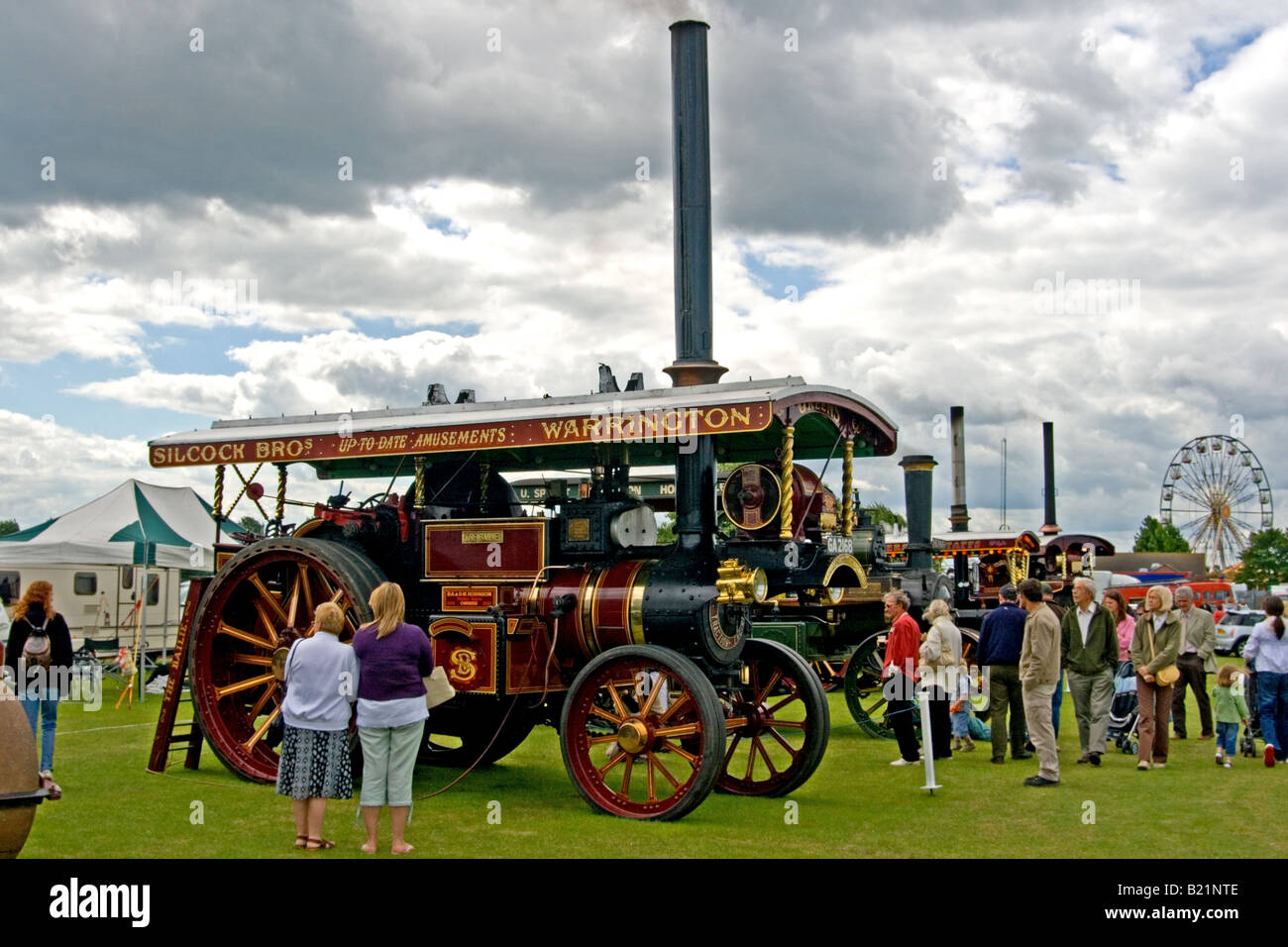 Fairground traction engine hi-res stock photography and images - Alamy