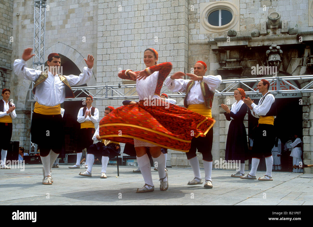Folk dancing croatia hi-res stock photography and images - Alamy