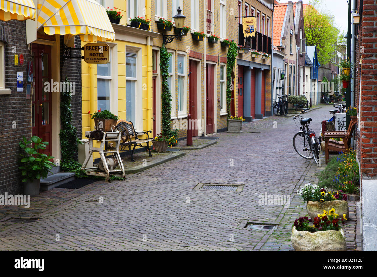 Sidestreet hi-res stock photography and images - Alamy