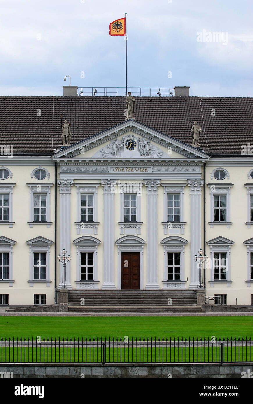 Schloss bellevue castle hi-res stock photography and images - Alamy
