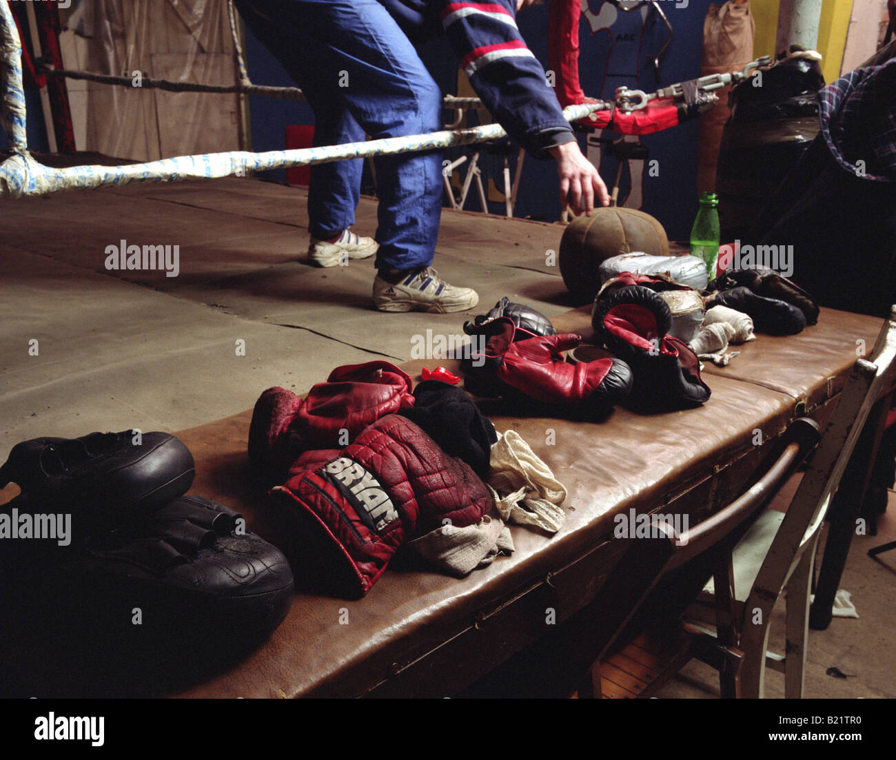 Gloves on the edge of a Boxing Ring Stock Photo - Alamy