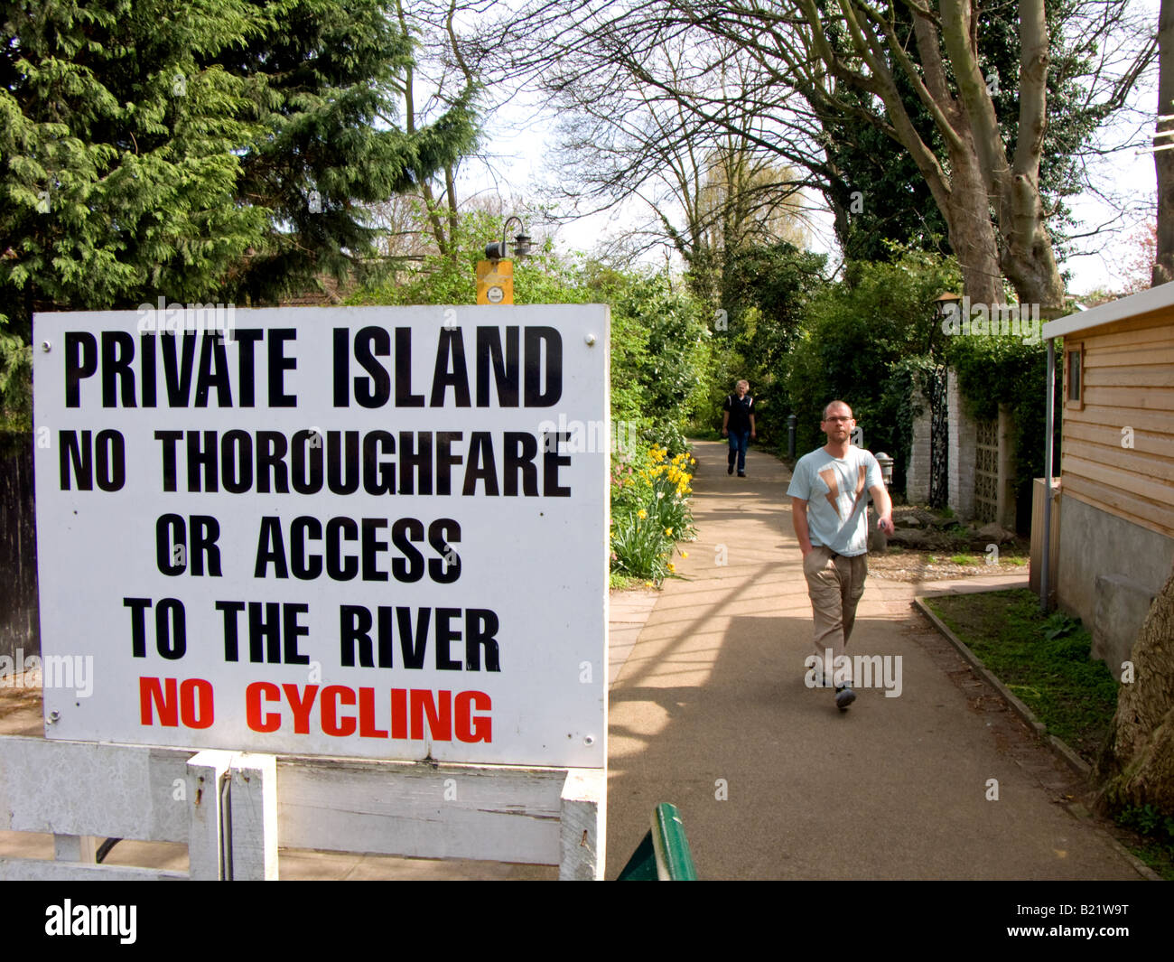 Private island signage hi-res stock photography and images - Alamy