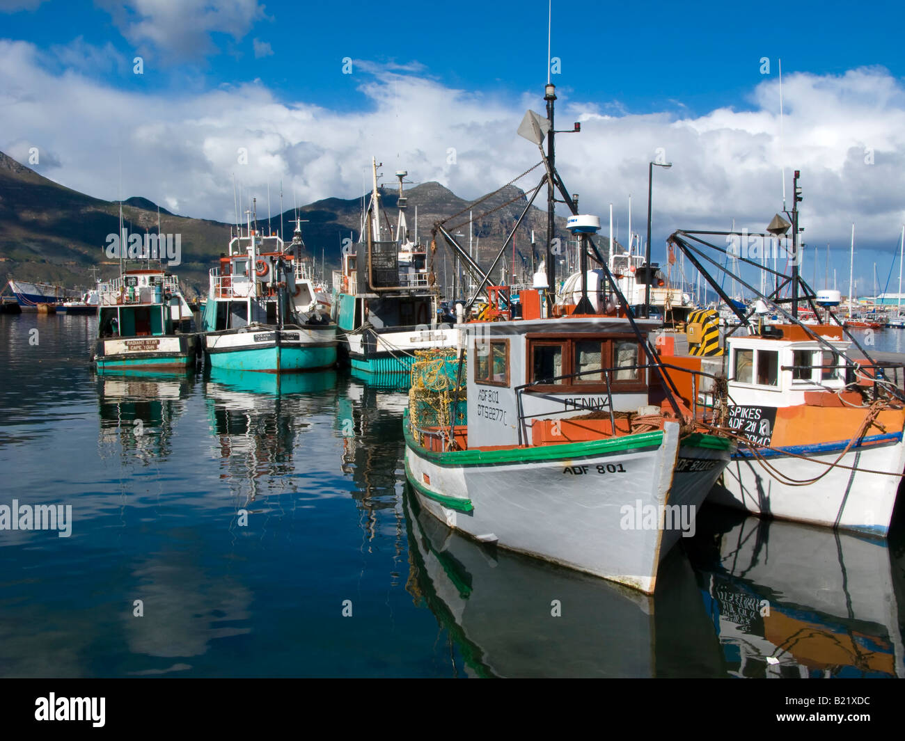 Bay and harbour hi-res stock photography and images - Alamy